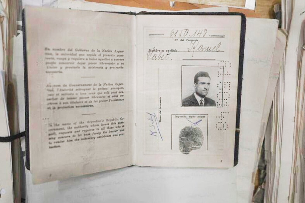 60 years after he was hanged, Israel recovers Syrian archive belonging ...