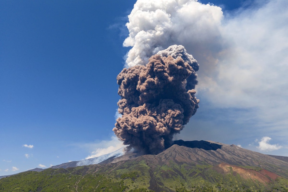 ‘Mount Etna is erupting, look!’ Tourists flee as volcano spews ash and lava