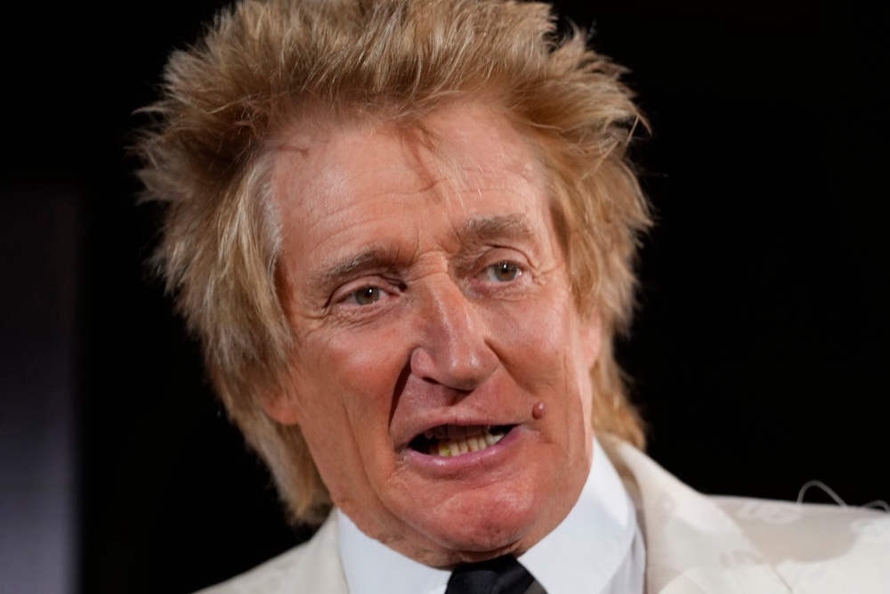 Rod Stewart ‘devastated’ as he cancels more concerts just weeks before Glastonbury set