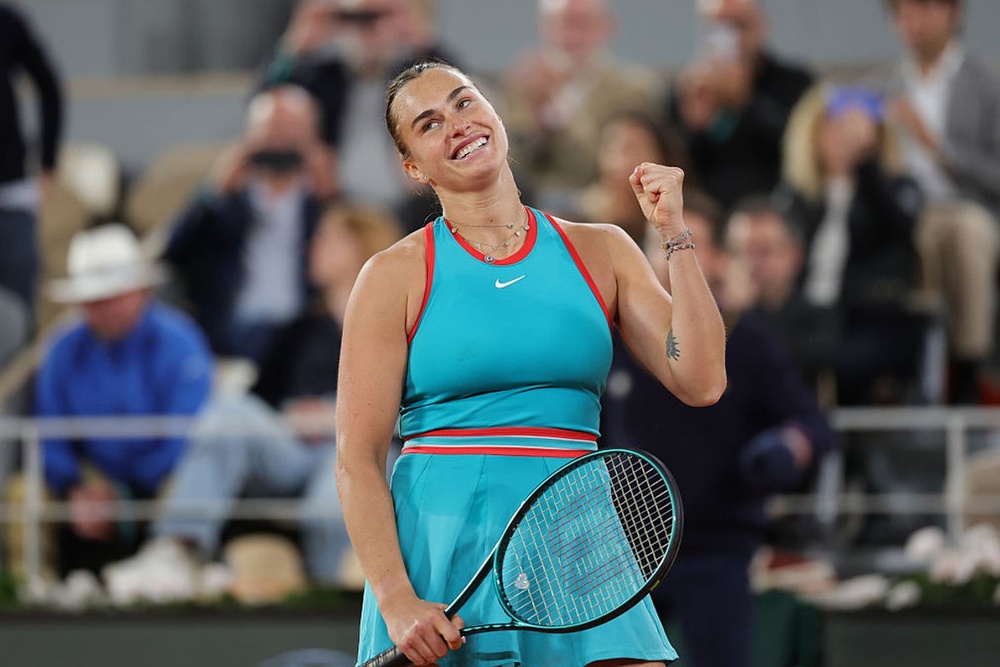 Aryna Sabalenka ends Iga Swiatek’s reign with merciless destruction of French Open champion