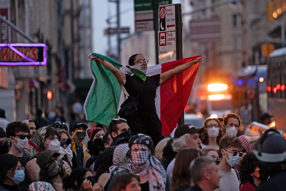 Anti-ICE protests spread across major US cities as Trump accused of ...