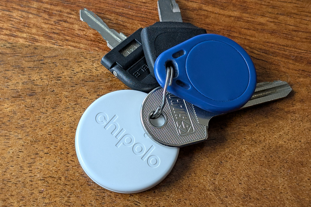 Chipolo one spot review: A cheap smart key tracker that works with ...