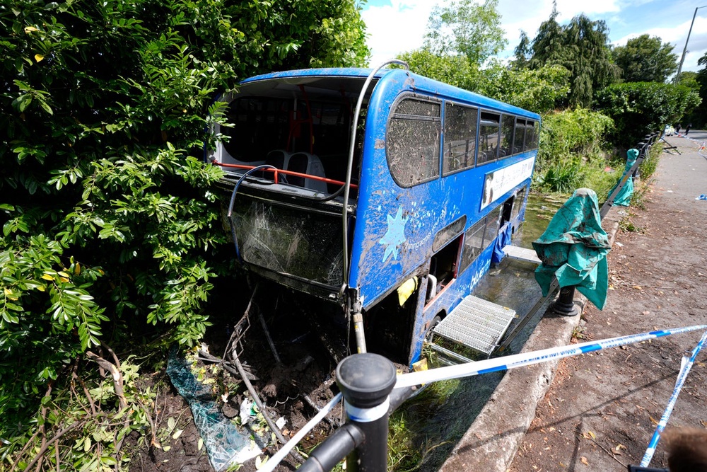 Eastleigh bus crash live: Double-decker with students on board takes ‘terrifying’ plunge into ...