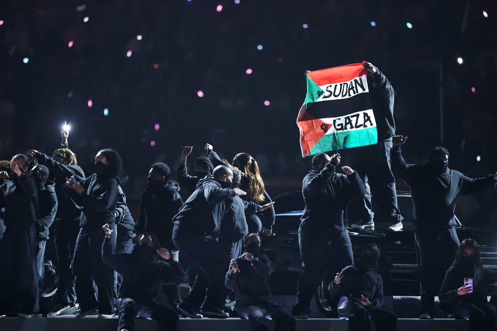 Kendrick Lamar performer who held up pro-Gaza flag during Super Bowl ...