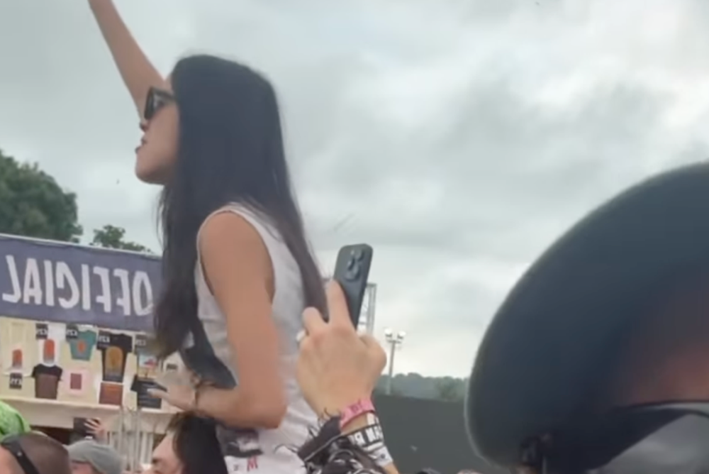 Olivia Rodrigo dances to Pulp on boyfriend’s shoulders in Glastonbury crowd ahead of headline slot