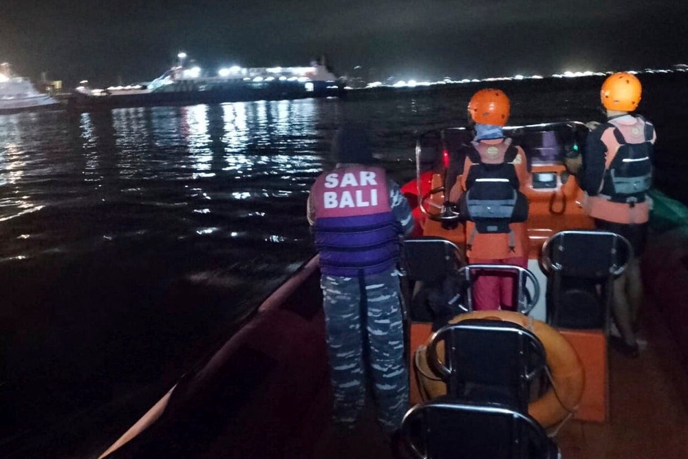 Rescuers search in rough seas for 43 missing after a ferry sank near ...