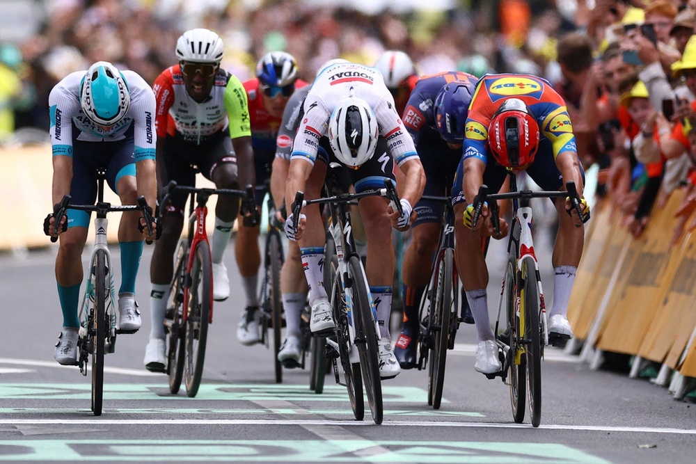 Tour de France live: Stage 3 result and reaction as Tim Merlier sprints ...