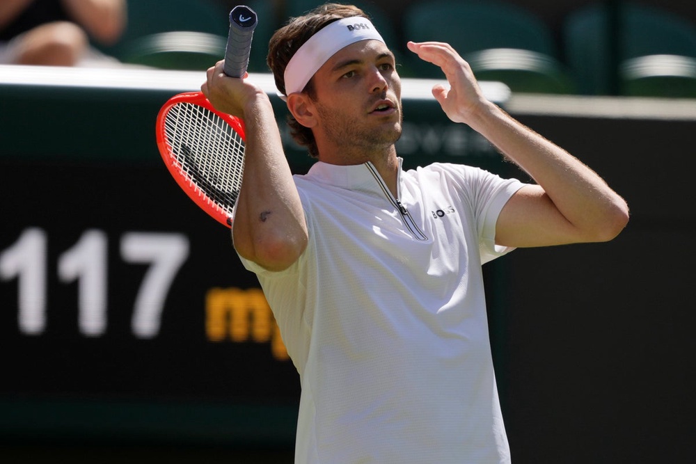 Wimbledon: Electronic line calling system malfunctions during ...