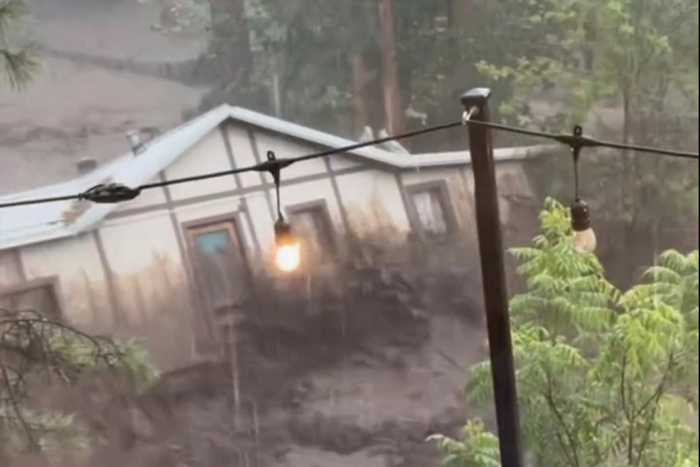 3 dead as flash flooding hits mountain village of Ruidoso in New Mexico ...