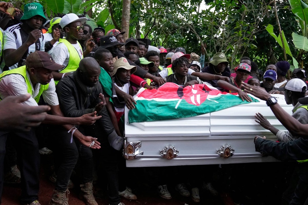Photos of funeral of Kenyan civilian shot dead by police during protest