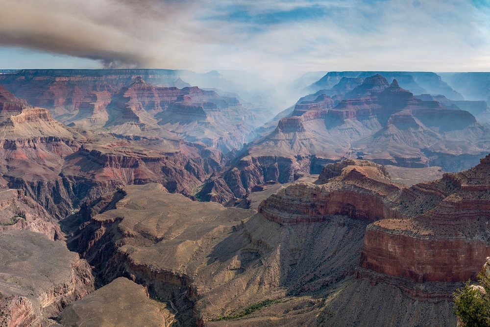 Arizona wildfire that burned Grand Canyon lodge closes North Rim for ...
