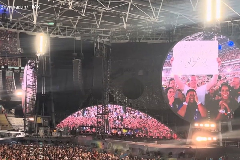 Coldplay singer Chris Martin’s ‘kisscam’ captures marriage proposal at ...