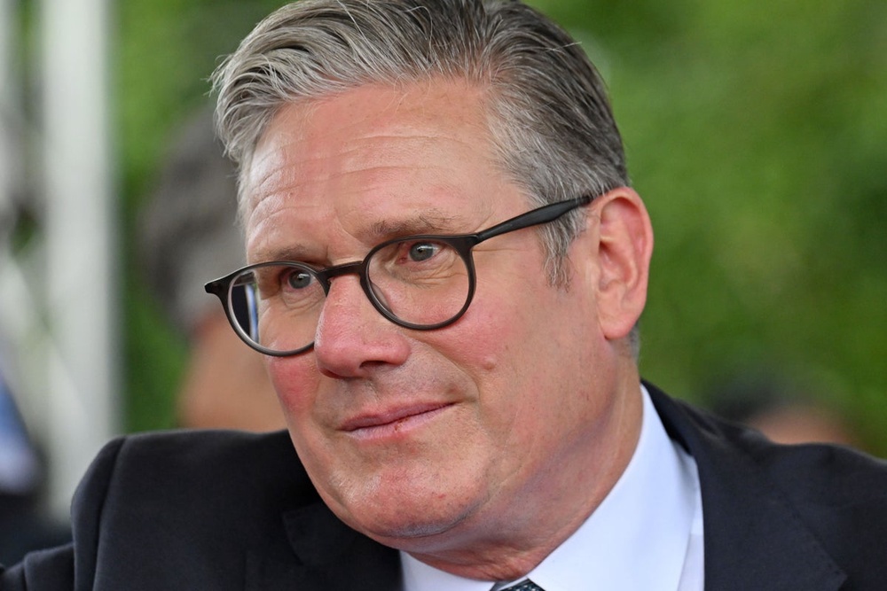 Reeves sidelined as Starmer hires new economic team in surprise reshuffle
