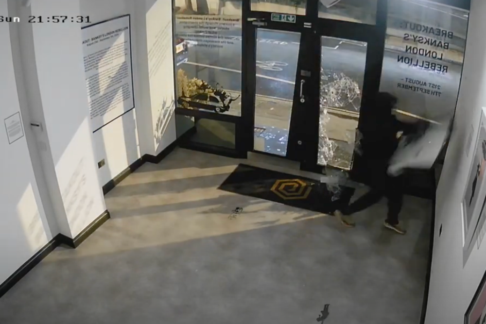 Moment Banksy burglar breaks into gallery and steals iconic £270,000 ...