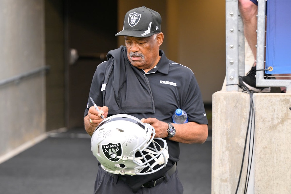 Raiders legend George Atkinson, known for his fierce hits, dies at 78