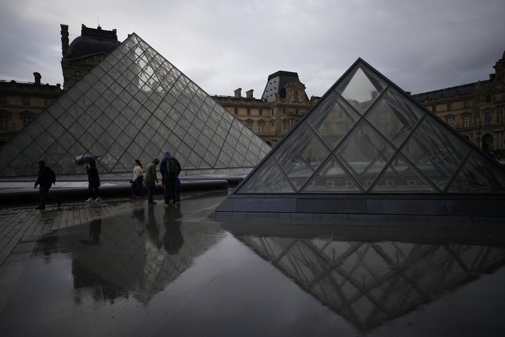 The Louvre invited a former thief for a podcast. He warned of a ...