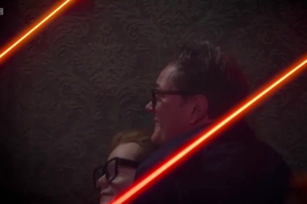 Celebrity Traitors’ Alan Carr carries own ‘head’ in latest hilarious ...