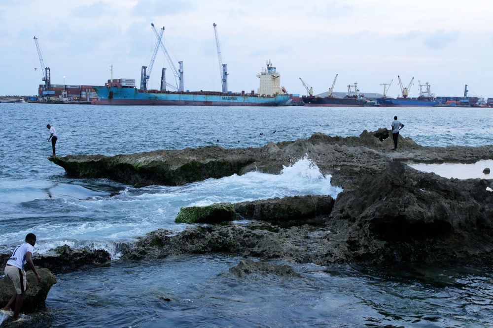 Special forces sent to tanker hijacked by Somali pirates