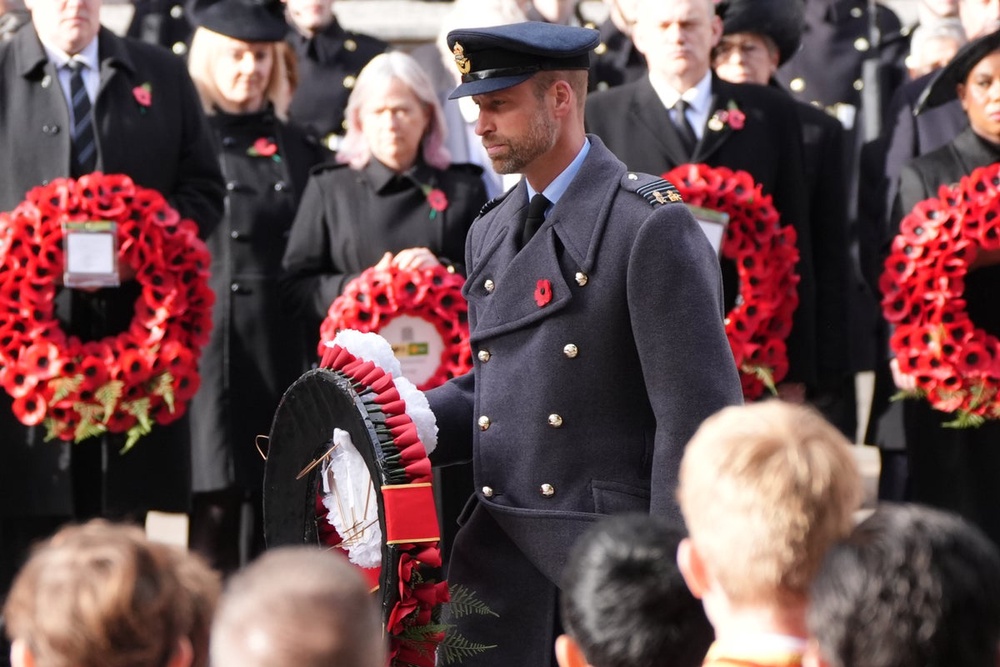 Prince William and King Charles lay wreaths during Remembrance Sunday ...