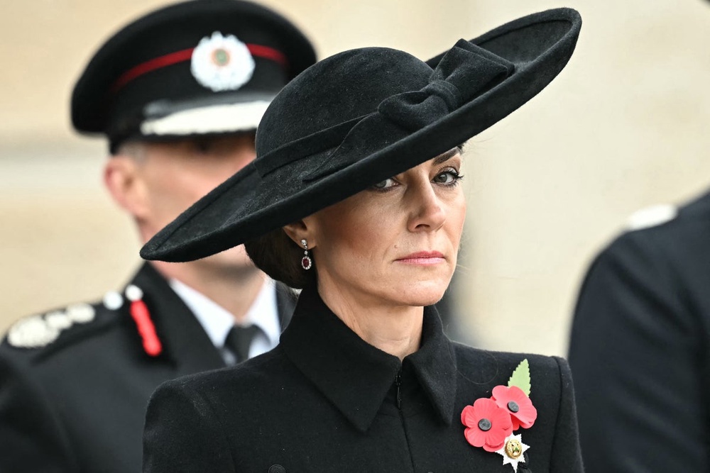 Princess Kate lays wreath as she leads nation in Remembrance Day ...