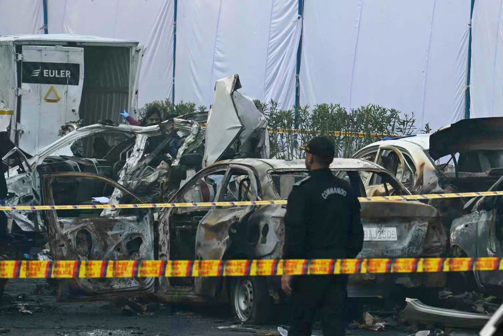 Delhi explosion latest: Red Fort blast in ‘slow-moving’ car being ...