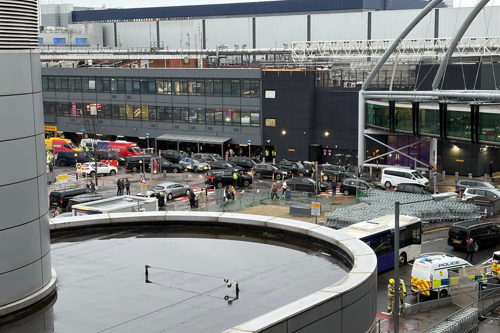 Heathrow incident live: Woman robbed of suitcase before 21 injured in ...