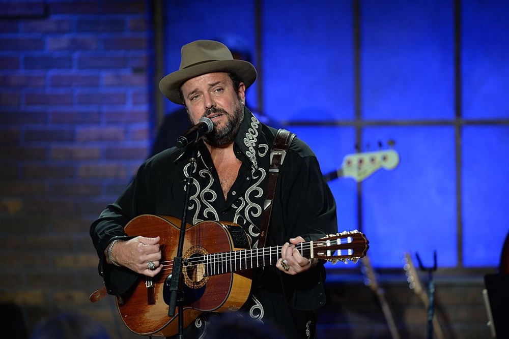 Raul Malo death: Lead singer of Grammy-winning band The Mavericks, dies ...