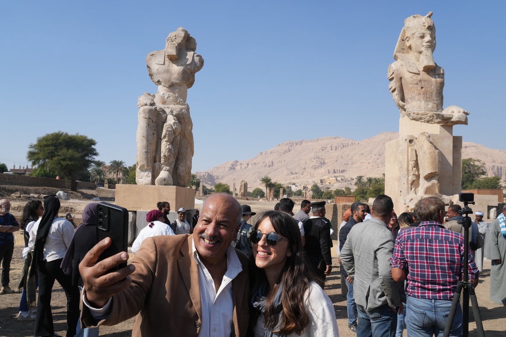Egypt reveals its new tourist attraction – huge restored colossal ...