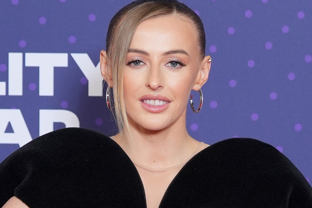 Lionesses Chloe Kelly, Hannah Hampton and Lucy Bronze reveal the role ...