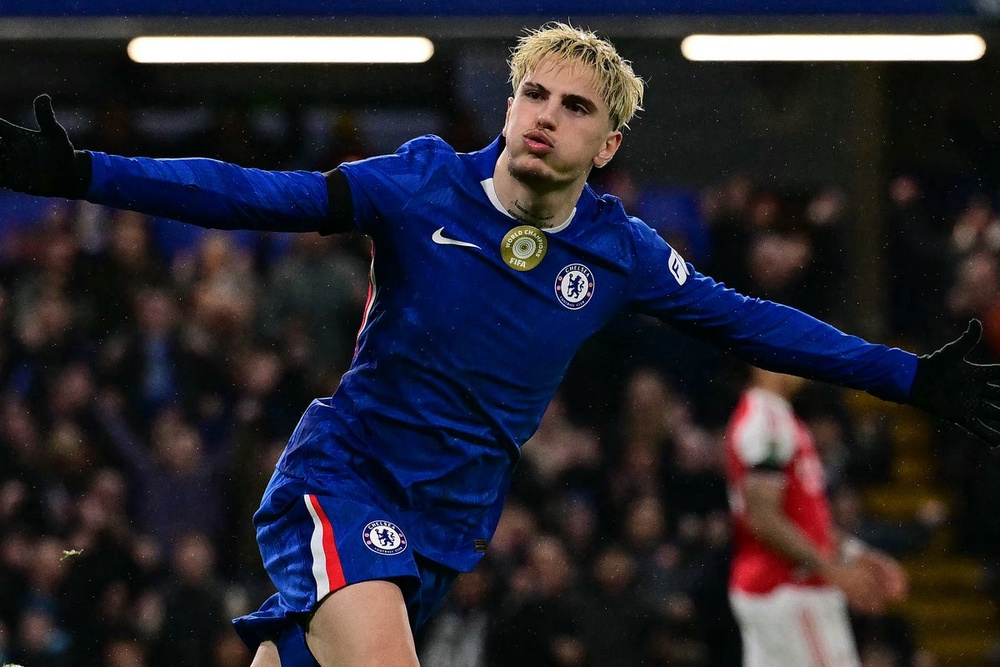 Chelsea v Arsenal live: Garnacho double gives depleted Blues lifeline ...