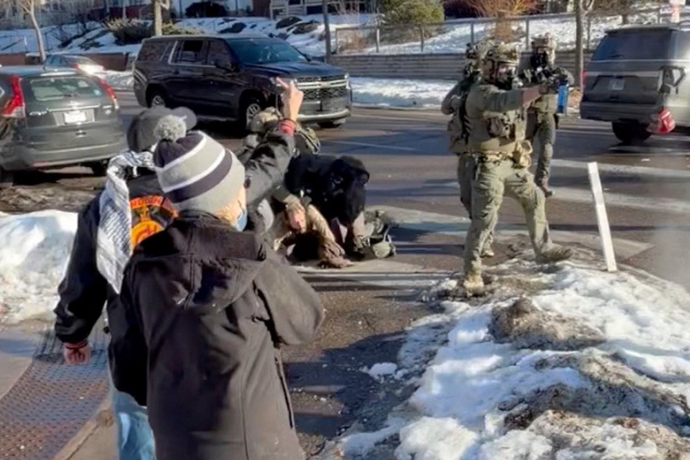 New videos show Alex Pretti scuffle with federal officers in ...