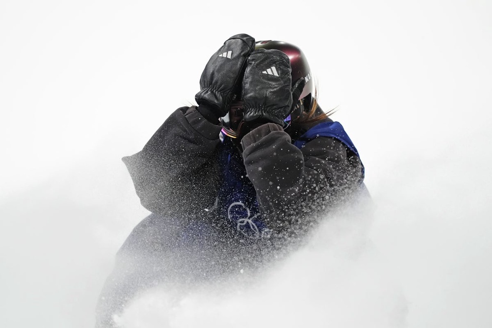 Mia Brookes narrowly misses medal after bold trick in Olympic snowboard ...