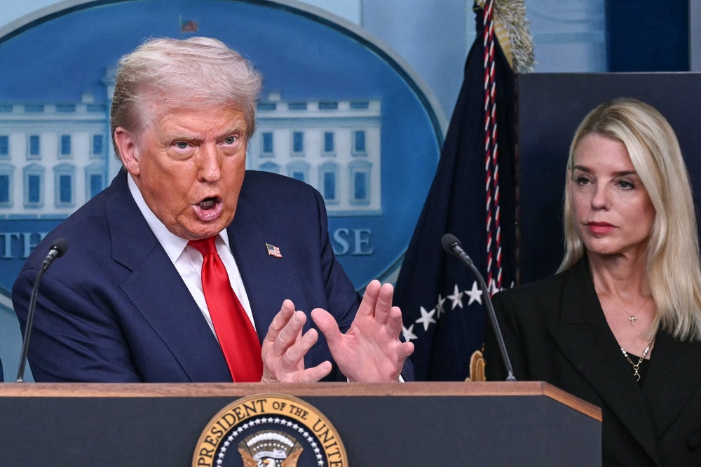 Stephen Colbert mocks Pam Bondi with an Epstein-themed farewell after ...