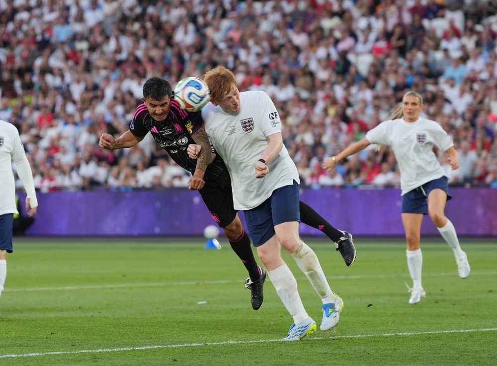 Soccer Aid LIVE: Defoe, Angry Ginge and Joe Marler star in England’s ...