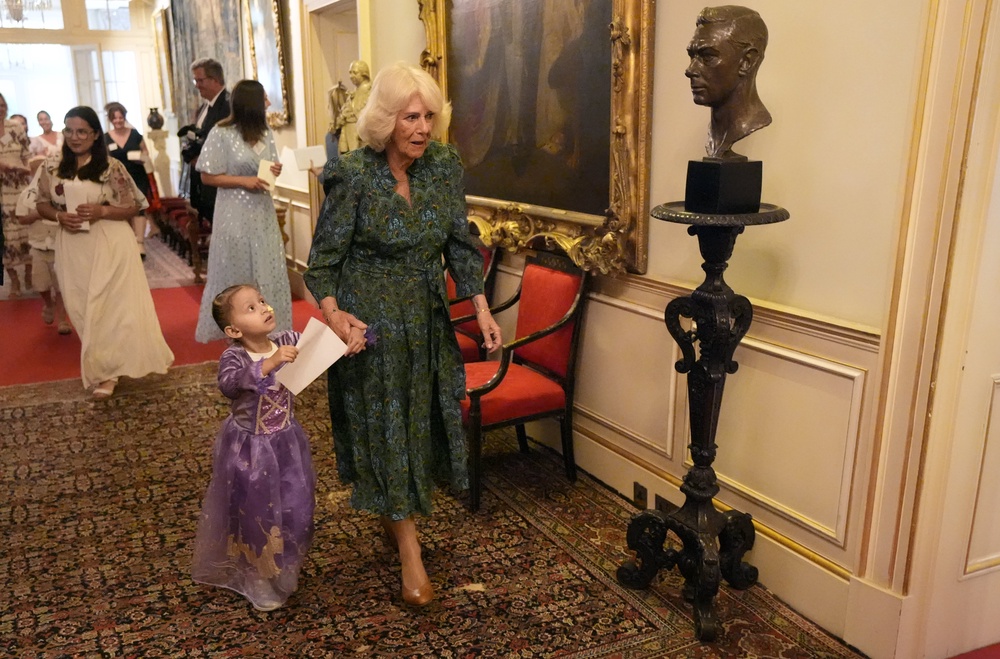 Seriously ill boy gets Queen to present his bravery medal from Scouts ...
