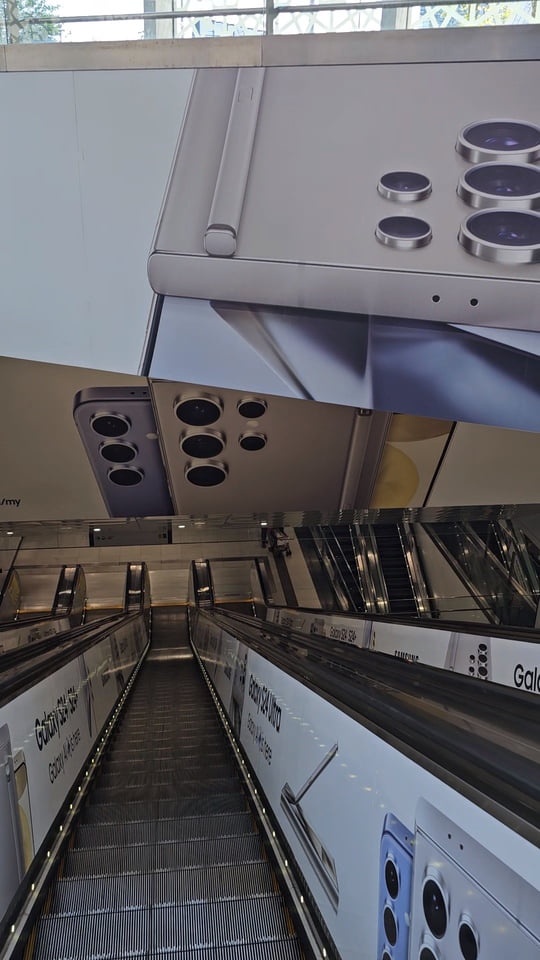 Samsung Takes Over The TRX MRT Station!