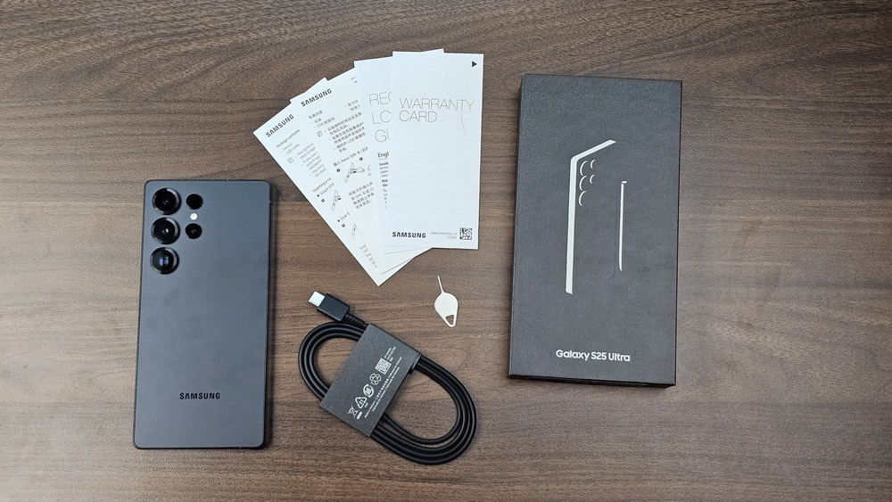 Samsung Galaxy S25 Ultra: First Unboxing Impressions