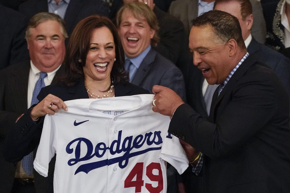 Harris rooting for Dodgers in World Series match-up with Yankees