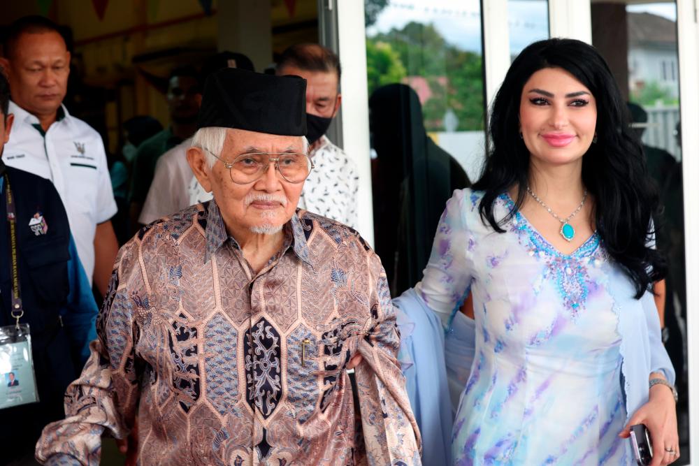 Premier Sarawak : Doktor rawat Taib Mahmud di rumah Premier Sarawak : Doktor rawat Taib Mahmud di rumah