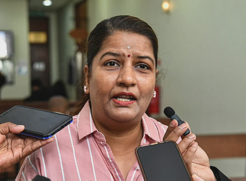 High Court orders nationwide search for Indira Gandhi’s ex-husband