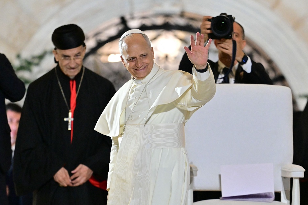 Pope urges Christian and Muslim leaders to build peace in divided Lebanon