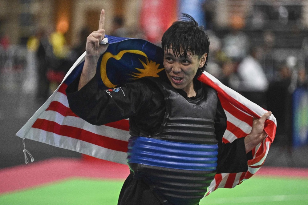 Late bloomer Ummi Mashitah stuns home favourite for SEA Games silat gold