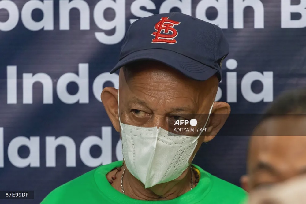 Dutch man leaves Indonesia death row to return home