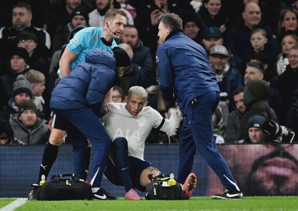Tottenham’s Richarlison sidelined for 7 weeks with hamstring injury