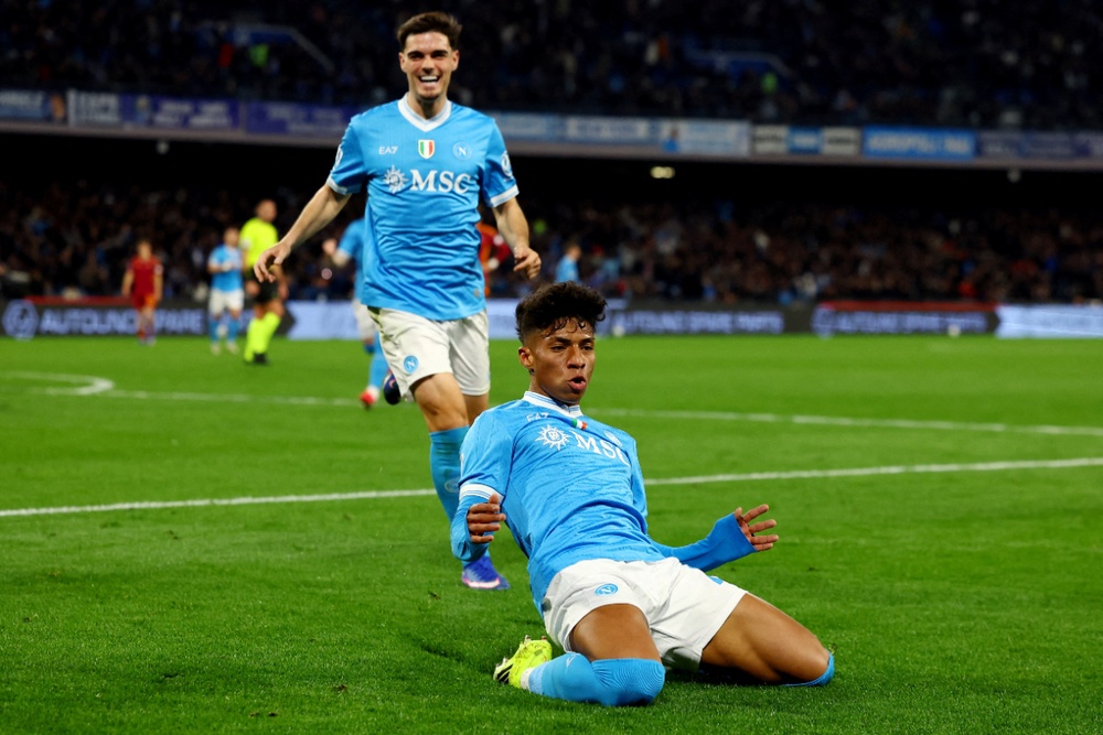 Napoli fight back twice to hold Roma in thrilling Serie A draw