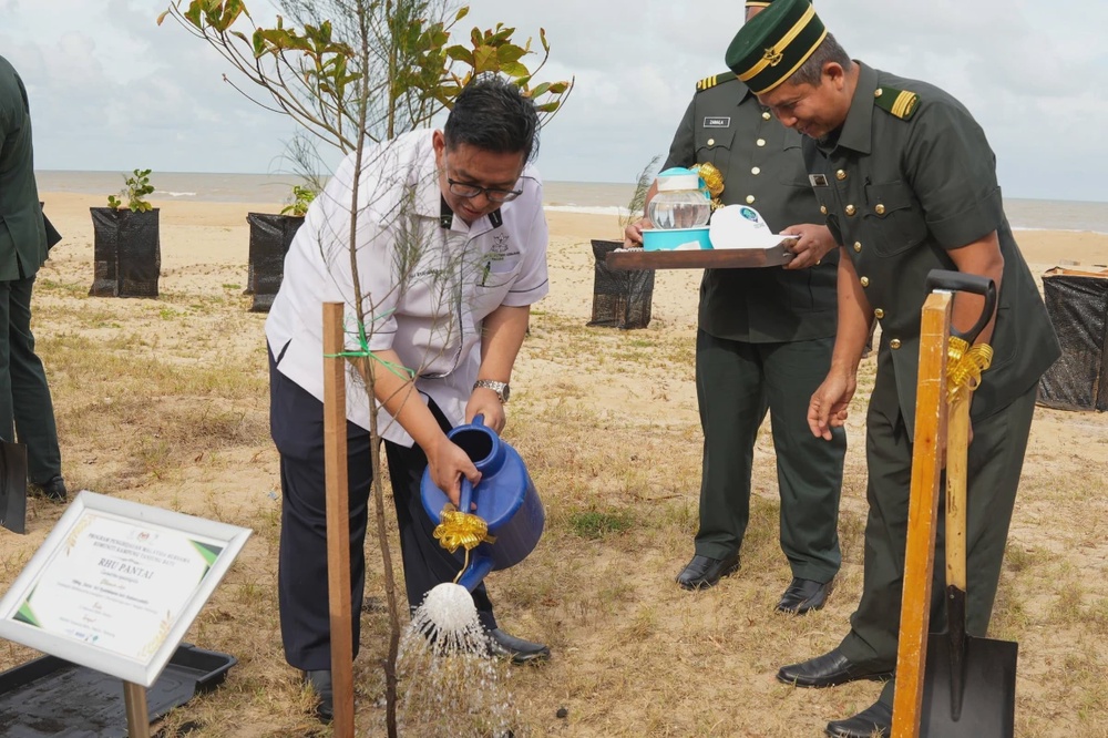 Malaysia plants 137 million trees in nationwide greening drive