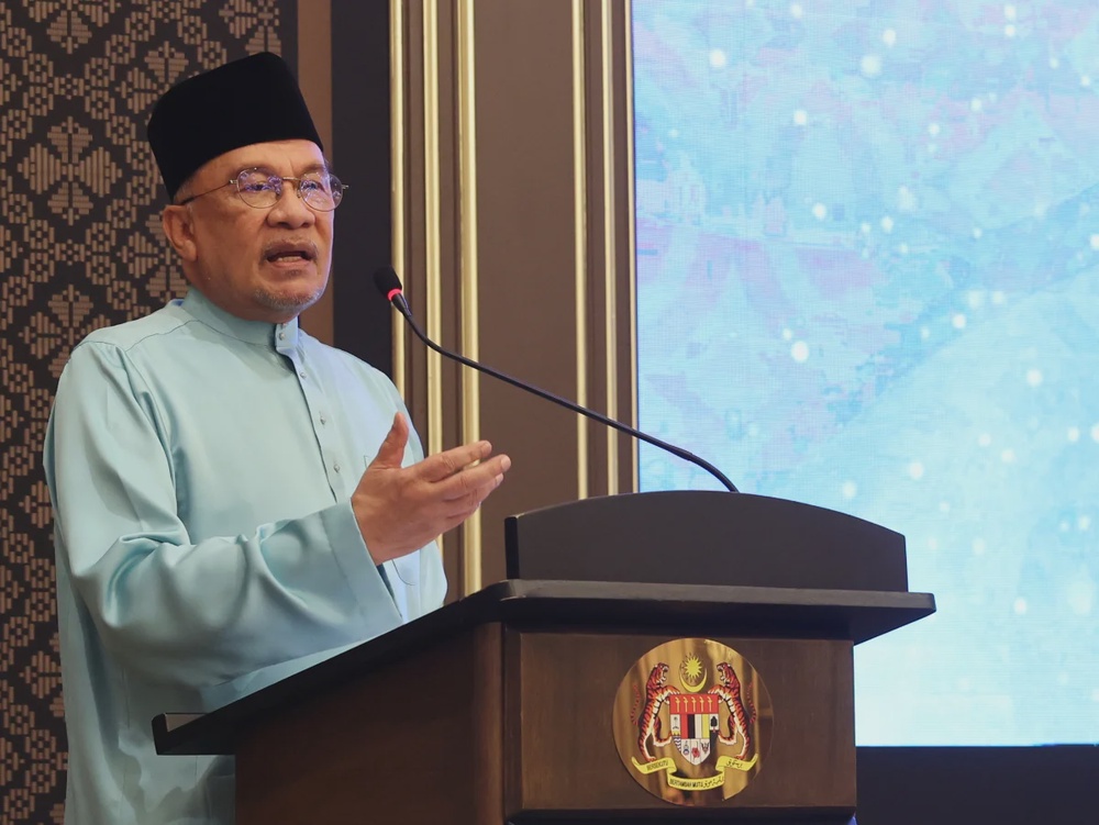 PM Anwar visits Sabah for Ramadan events and consumer day launch