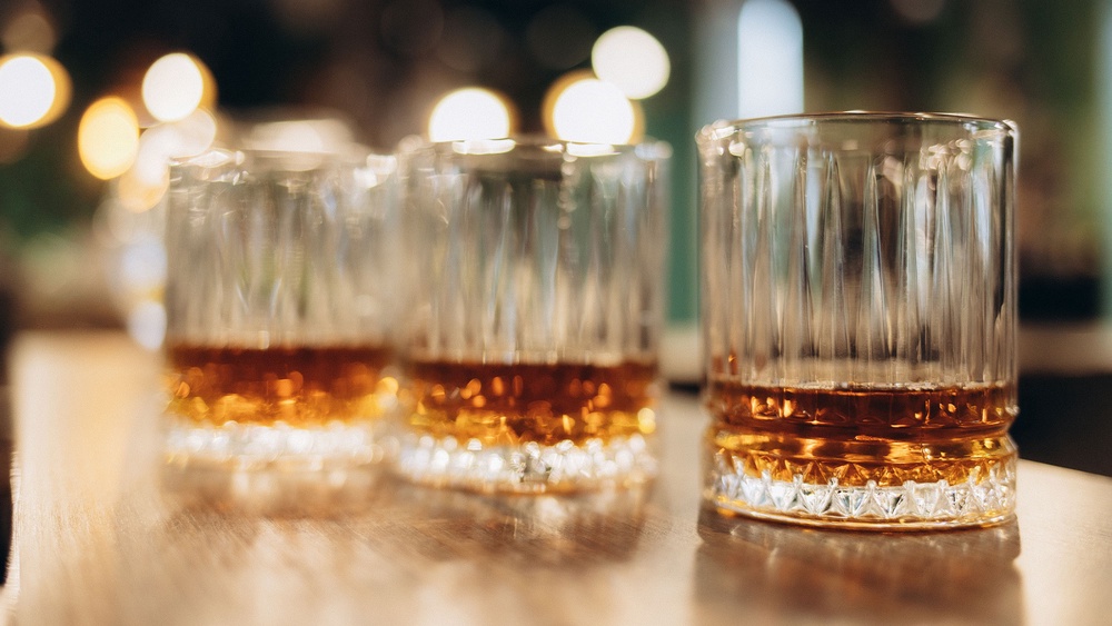The Differences Between Barrel Proof, Cask Strength, and Full Proof ...