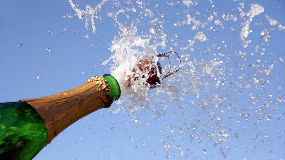 4 of the Most Cringeworthy Sparkling Wine Fails on TV
