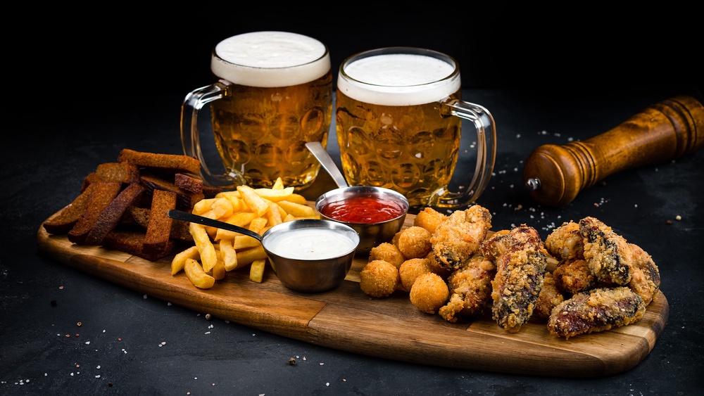 The Definitive Ranking of Dive Bar Bites [Infographic]